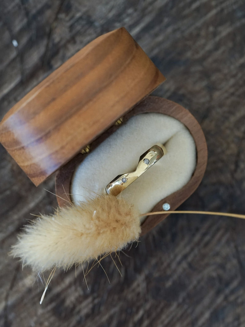 Custom Cut-out Wedding Ring in Gold - Gardens of the Sun | Ethical Jewelry