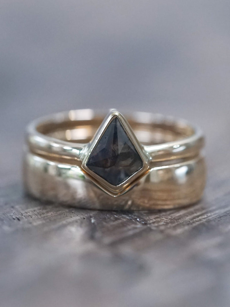 Custom Cut-out Wedding Ring in Gold - Gardens of the Sun | Ethical Jewelry